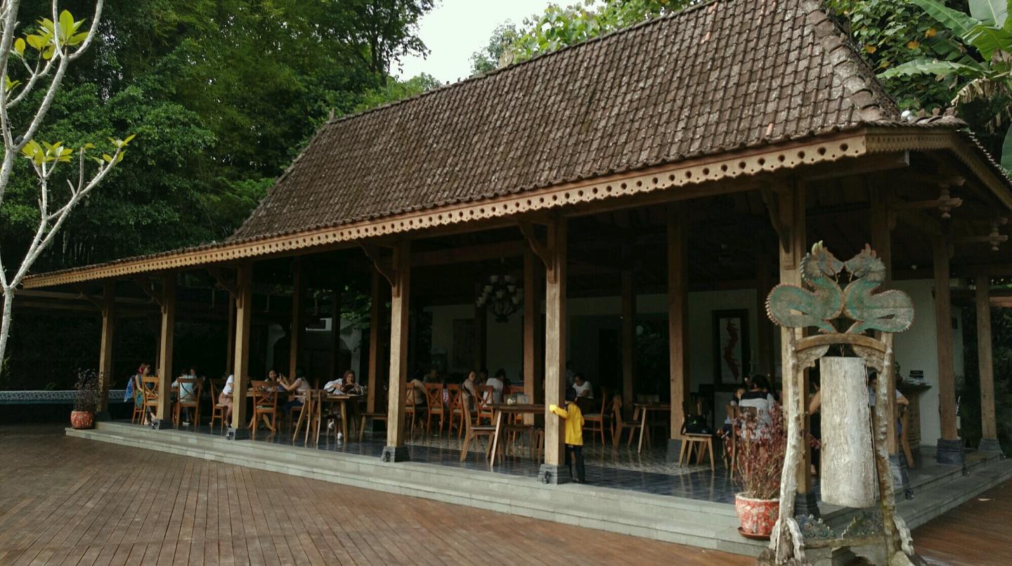 Stupa Restaurant Plataran Borobudur — Arif Setiawan