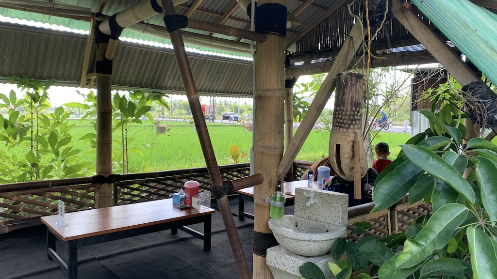 Warung Kebon Ijo Mendut Magelang, Tempat Makan Sejuk di Utara Candi ...